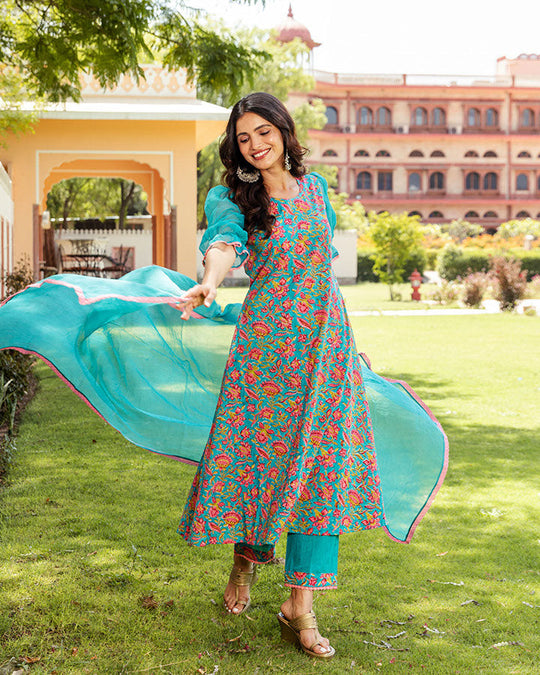 Buy Ethnic & Stylish Suit Sets For Women Online in India